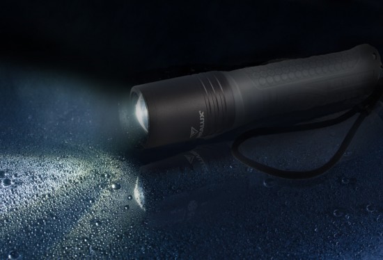 New Terralux Colorado Flashlight Lights Up The Night! - GearExpert